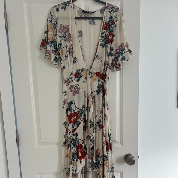 Kivari | Dresses | Kivari The Label Floral Red Rose Maxi Dress Au 8 ...